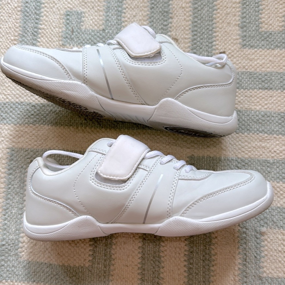 Pastry Tennis Shoes Size Youth Us3 Woman’s 5-7 - Gem